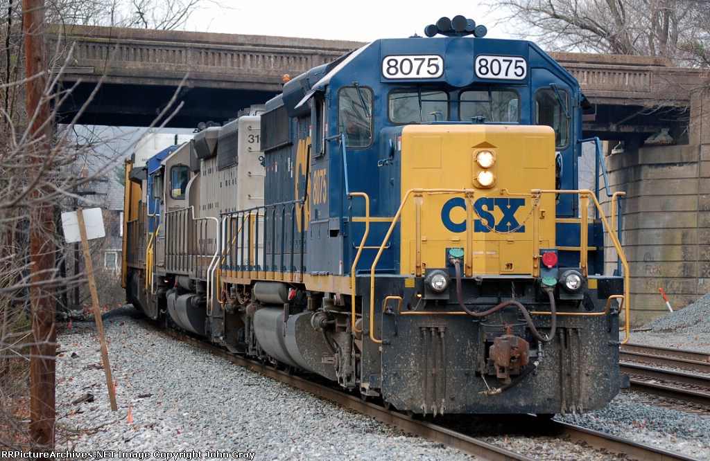 CSXT 8075(SD40-2) ex LN 8075 (SD40-2), CEFX 3107(SD40-2) ex CN 5126(SD40) & CSX 7514(C40-8)